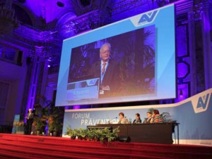 Compes-Medaille an Prof. Dr. Musahl verliehen – Gesellschaft für ...